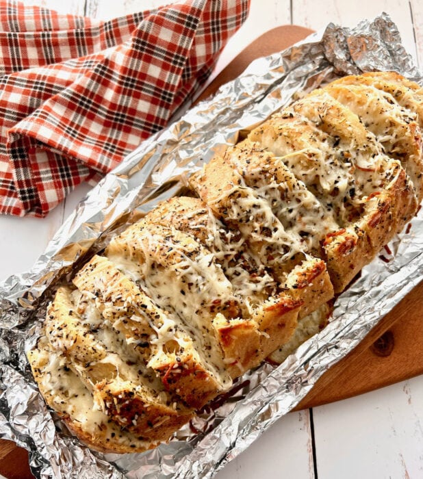 Cheese Stuffed Garlic Bread - Quiche My Grits