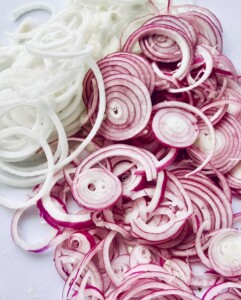 Sweet Pickled Onions - Quiche My Grits